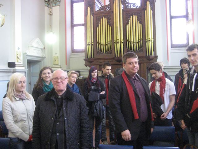 Kaple a Fr Tony Nye SJ – VELEHRAD LONDON